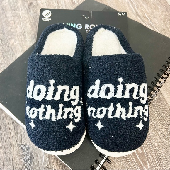 Living Royal | Shoes | Living Royal Doing Nothing Slippers Fits Size 58 ...